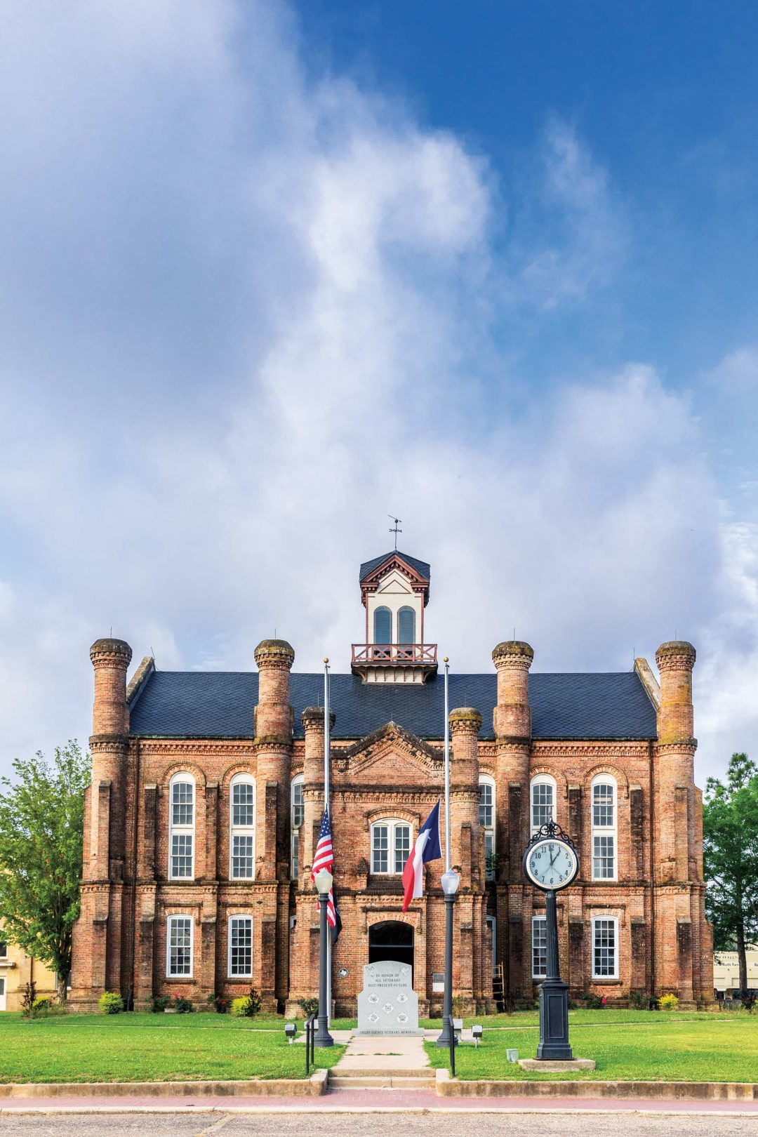 These 10 County Courthouses Show off the Beauty and History of Small ...