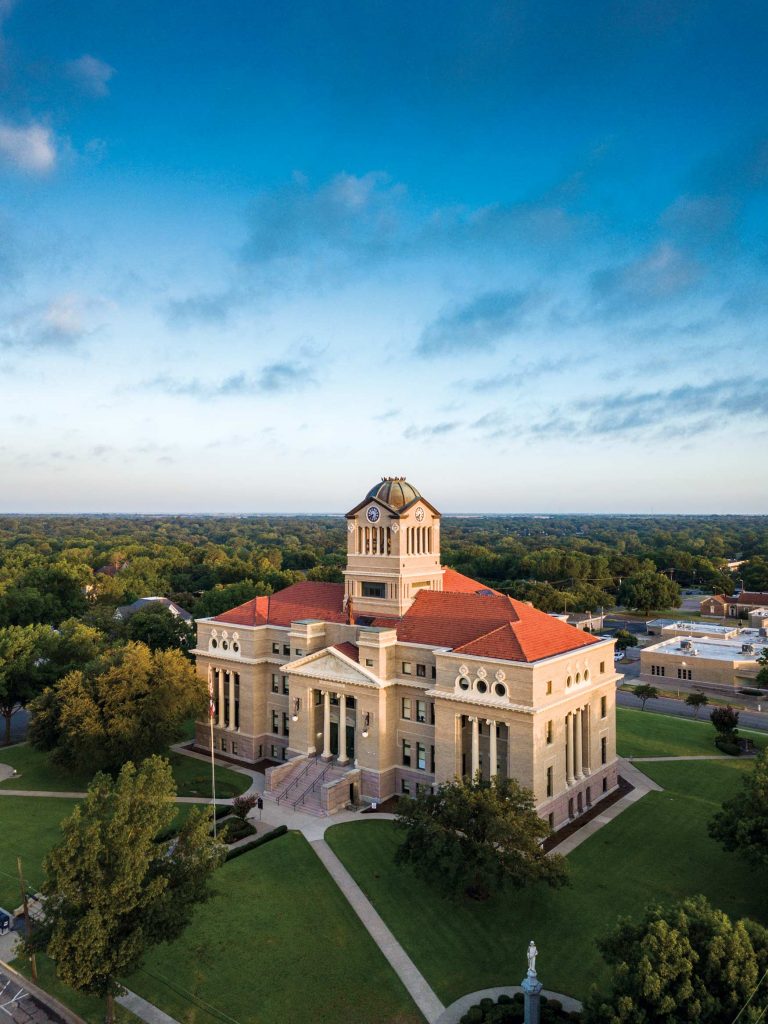 These 10 County Courthouses Show off the Beauty and History of Small ...