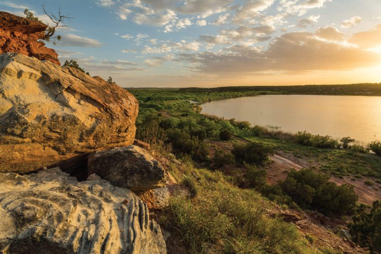 A New Hiking Guidebook Scours Texas for the State's Best Hikes