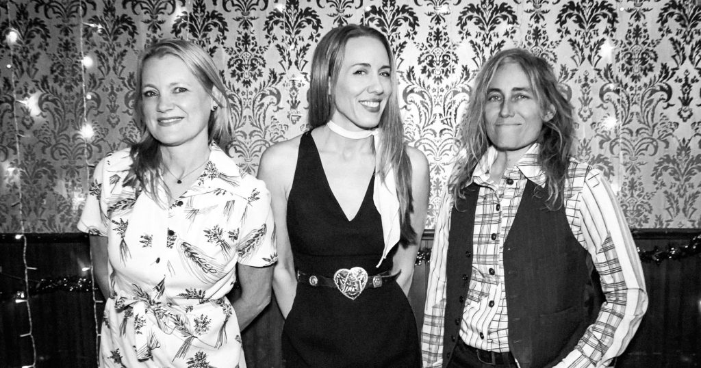 Country Singer Kelly Willis Returns with Trio, Performing at Kerrville ...