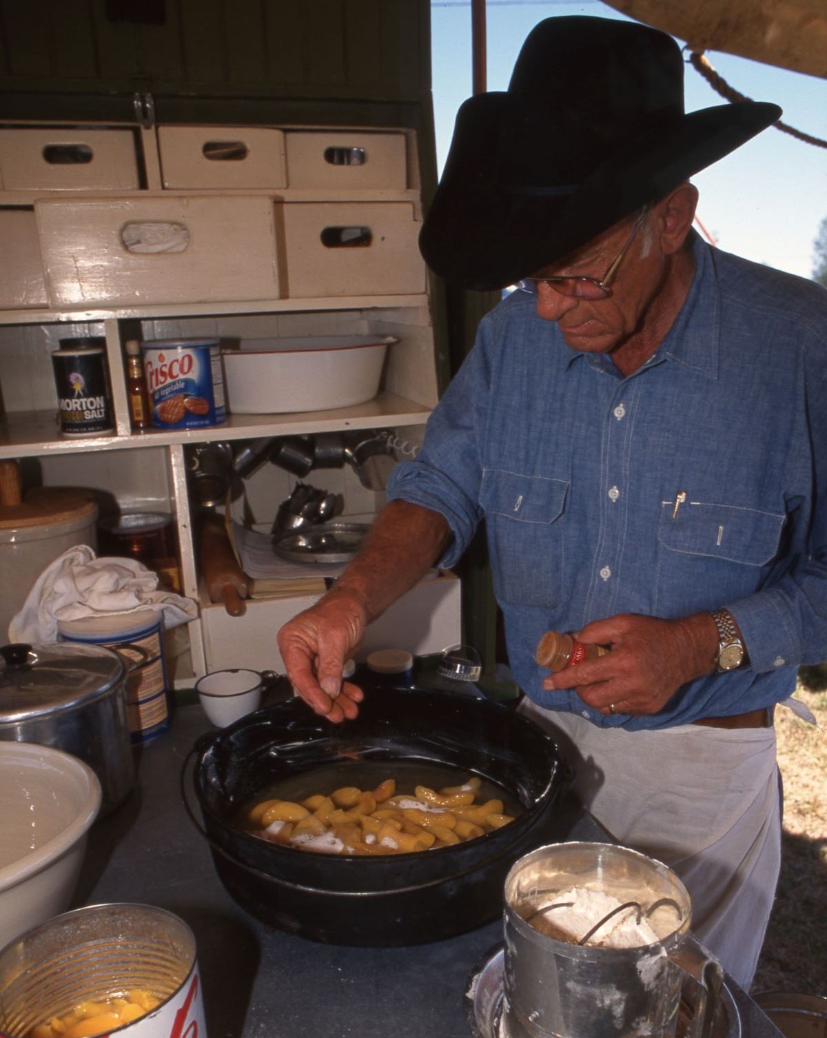 Cobble Together a Peach Treat for Summer Campouts